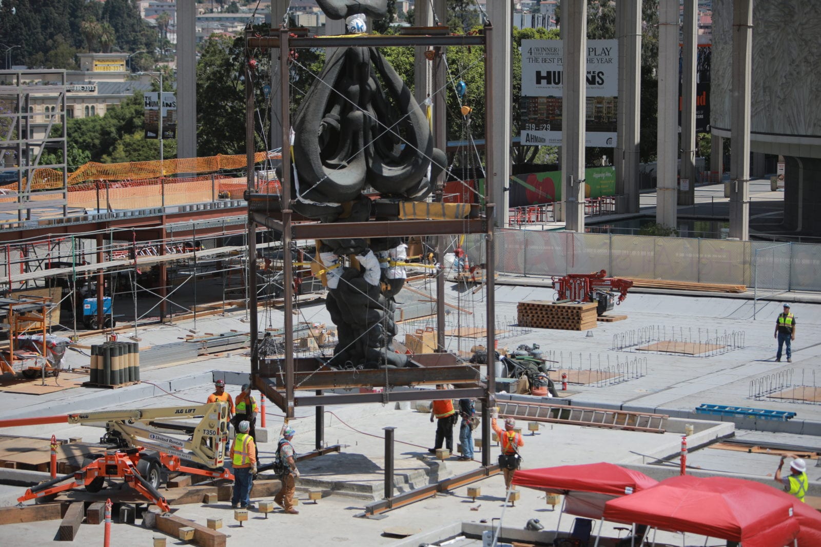 Pioneering Raised Floor System Lifts The Music Center Plaza To New ...