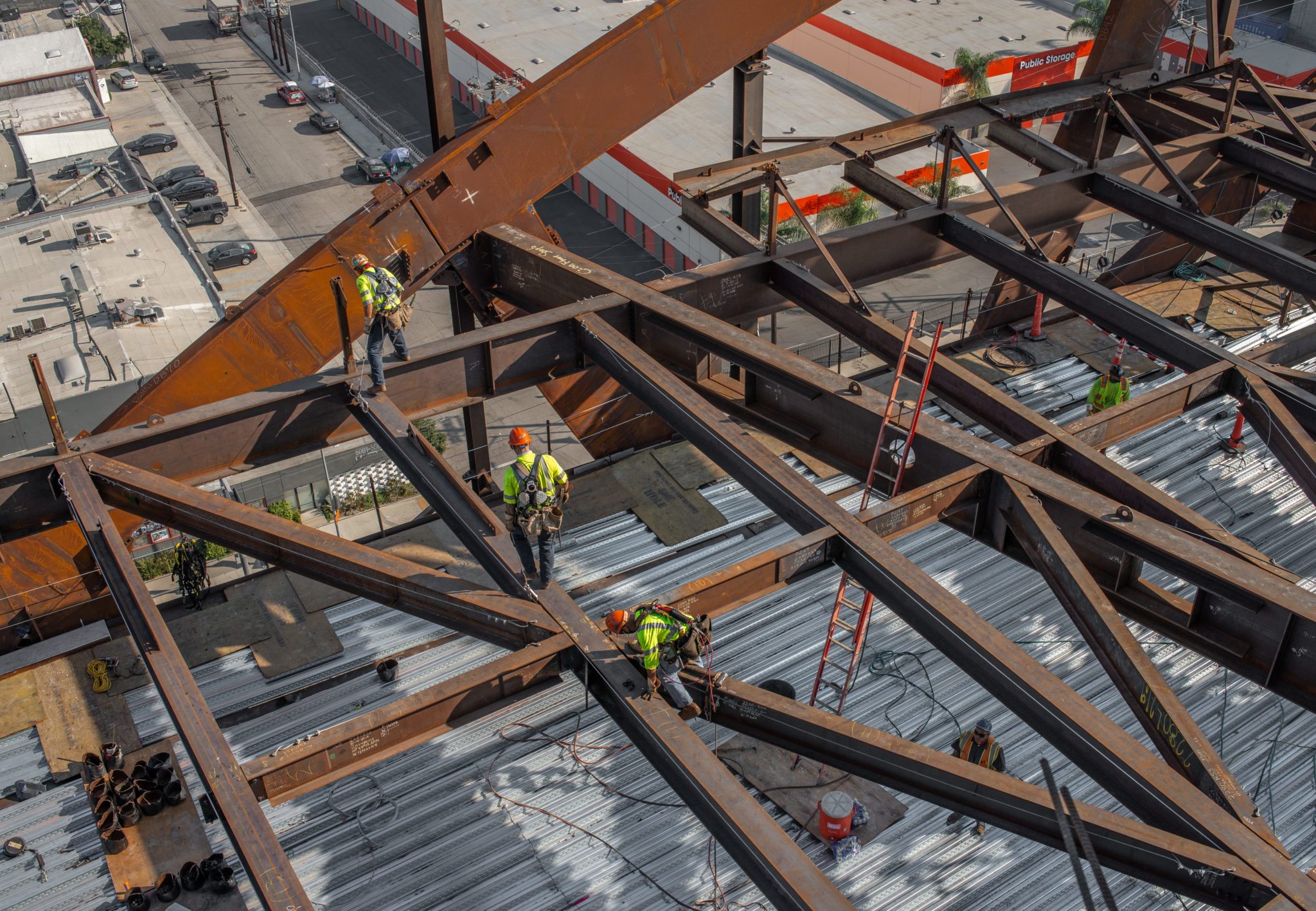 LA's First Exoskeleton Building Officially Stands On Its Own - Blog ...
