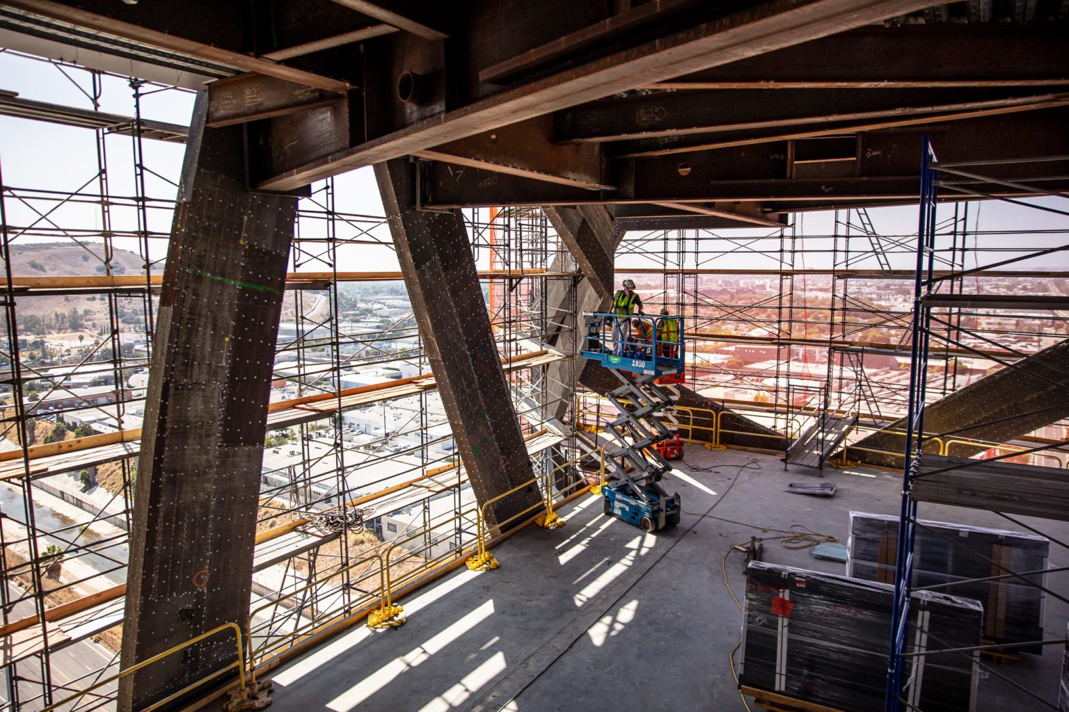 LA's First Exoskeleton Building Officially Stands On Its Own - Blog ...