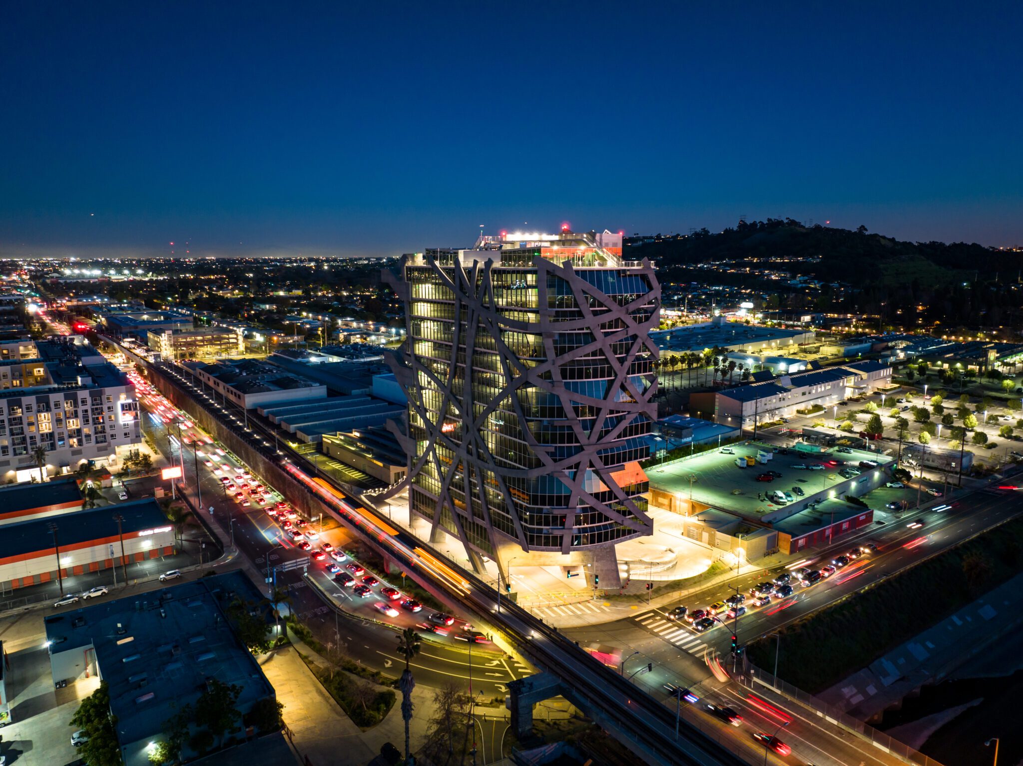 LA's First Exoskeleton Building Officially Stands On Its Own - Blog ...